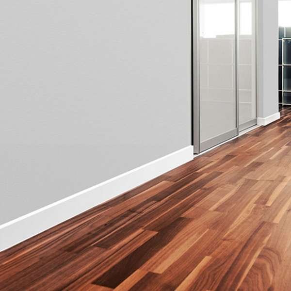 Kunststof Plint (PVC plint) 40x12mm, 2.50 m1 Afgewerkt incl. Kitrand - Dive