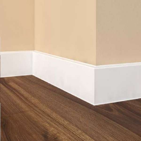 Kunststof Plint (PVC plint) 40x12mm, 2.50 m1 Afgewerkt incl. Kitrand - Dive